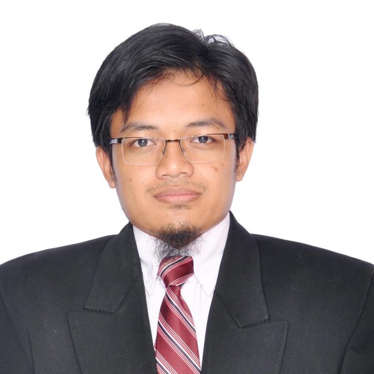 Staf Kependidikan - Fakultas Farmasi UGM