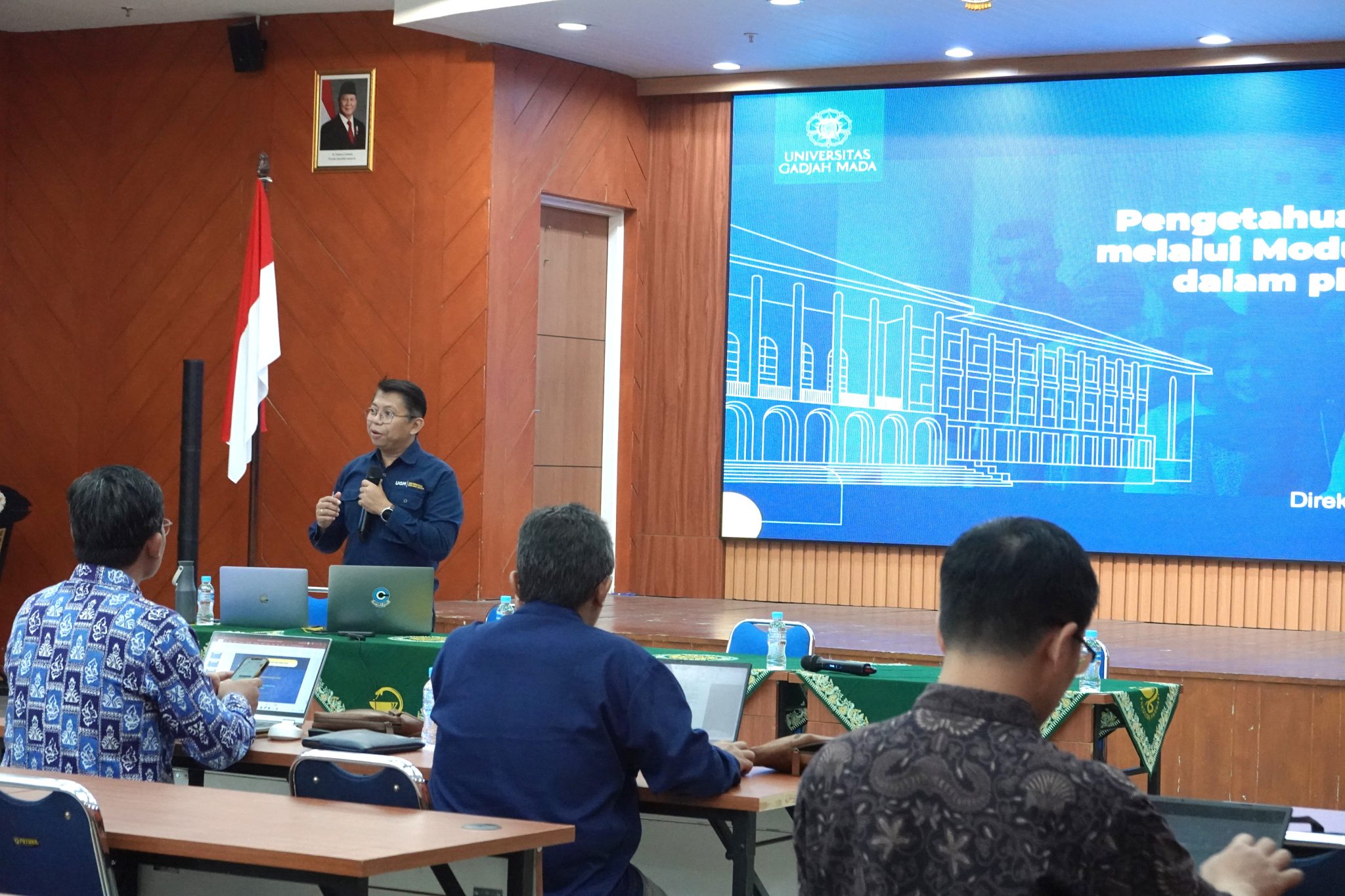 Pharmacy UGM Holds Morning Tea: Discussing Fast Track and MOOC to Drive ...